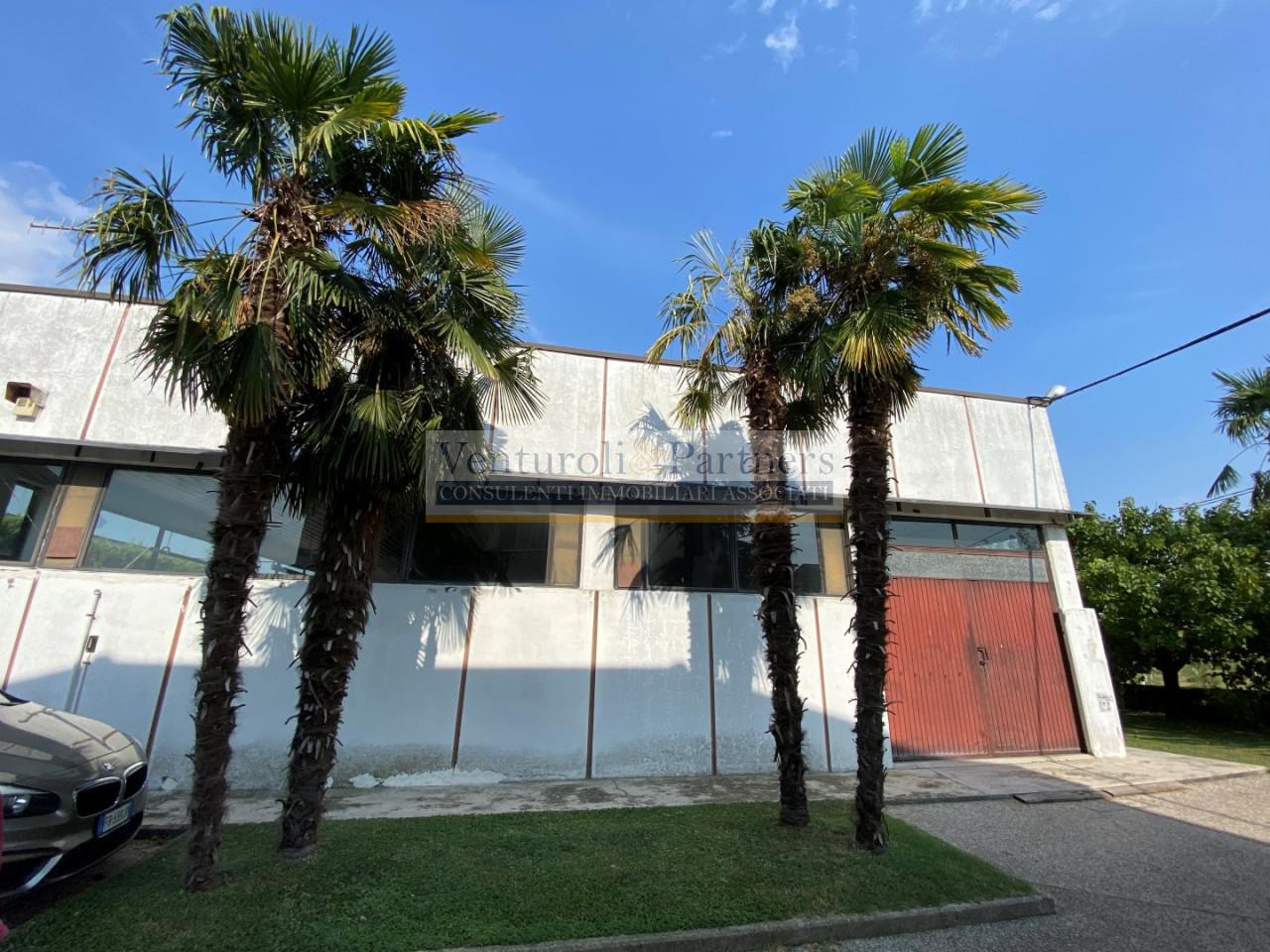 Capannone in vendita a Borgo Mantovano