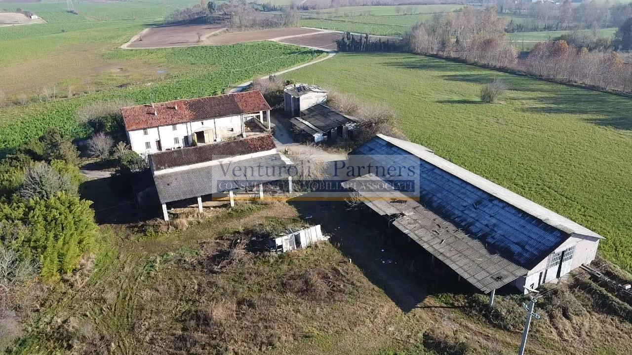 Cascina in vendita a Lonato