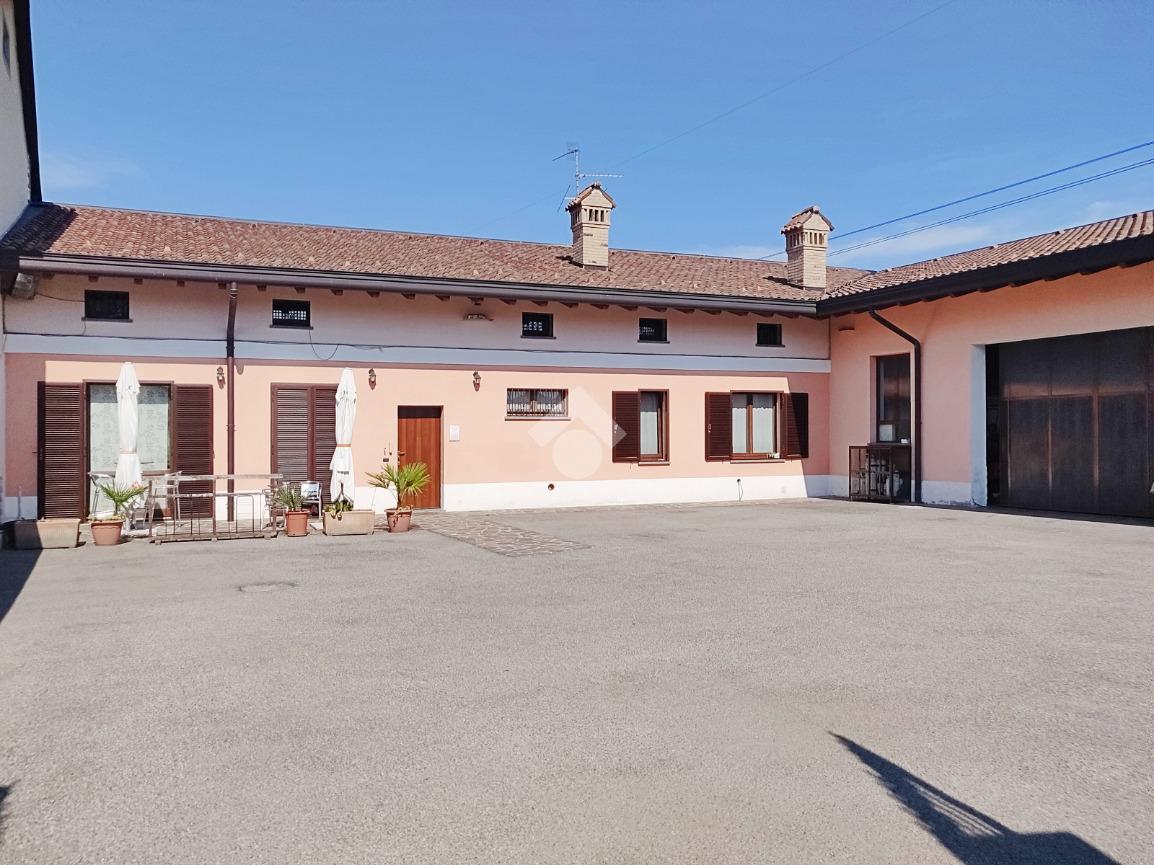 Casa indipendente in vendita a Carate Brianza