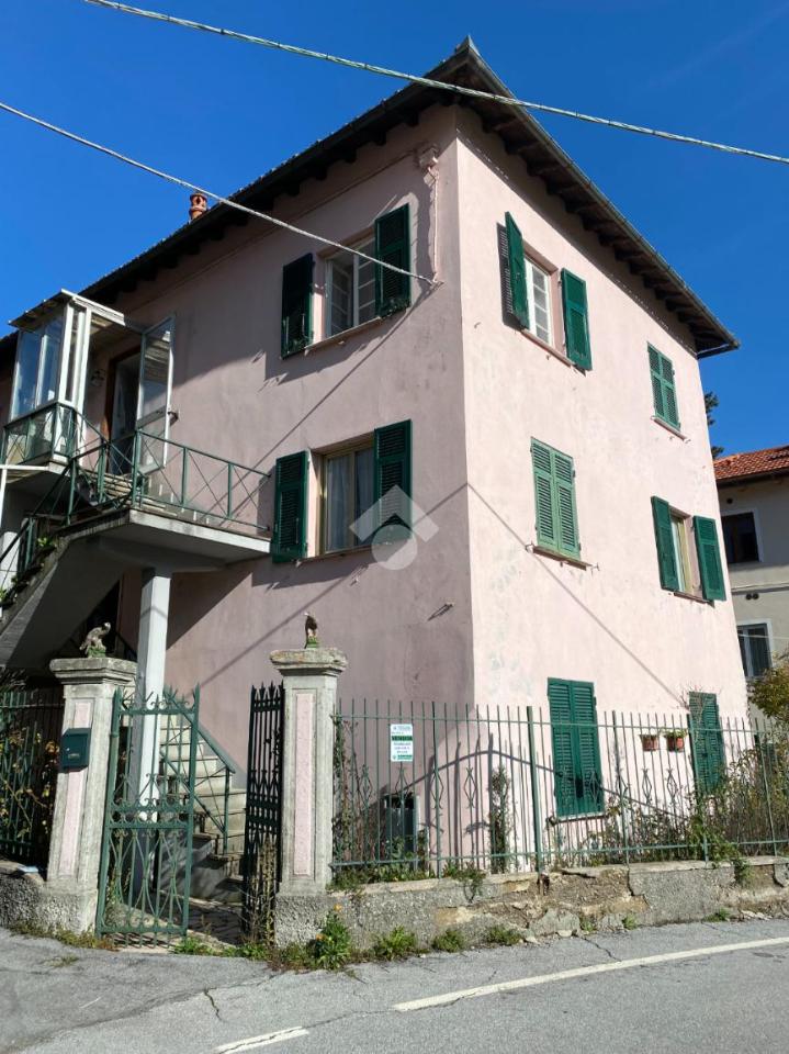 Casa indipendente in vendita a Montoggio