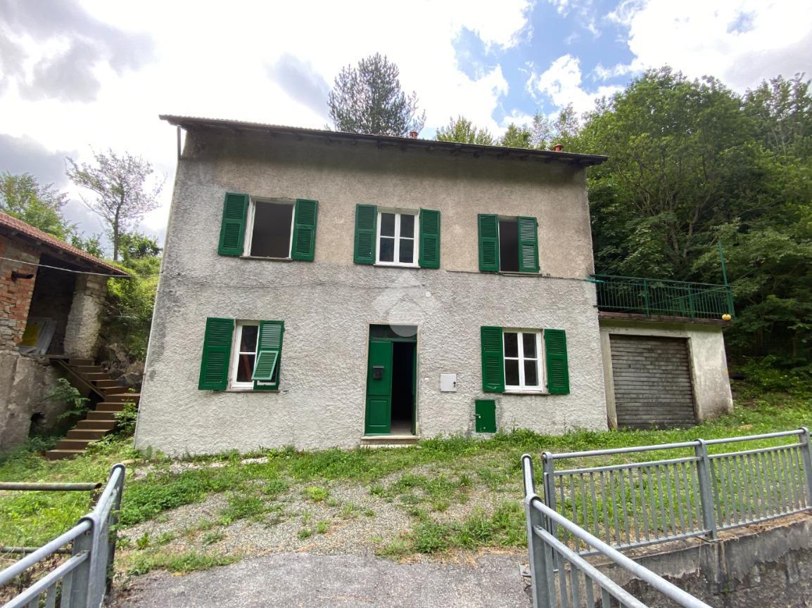Casa indipendente in vendita a Montoggio