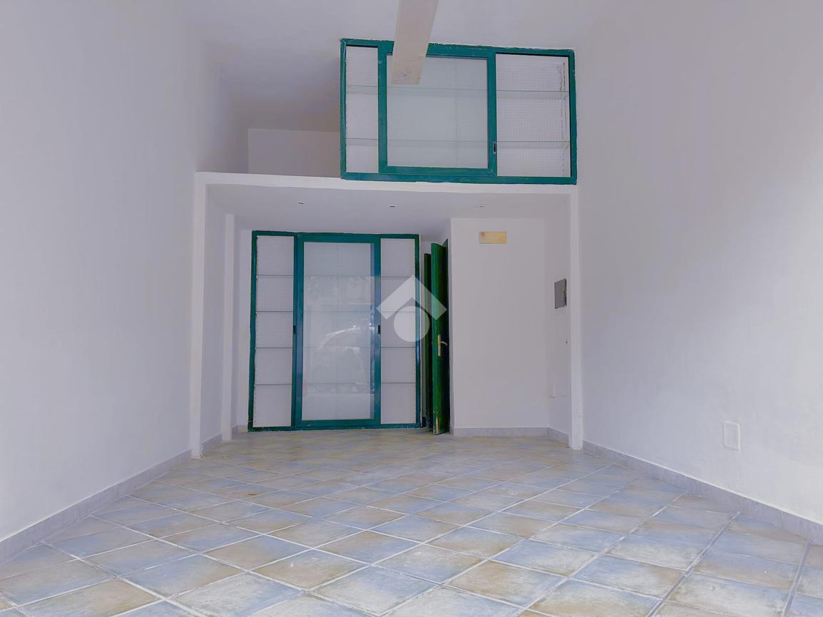 Negozio in vendita a Portici