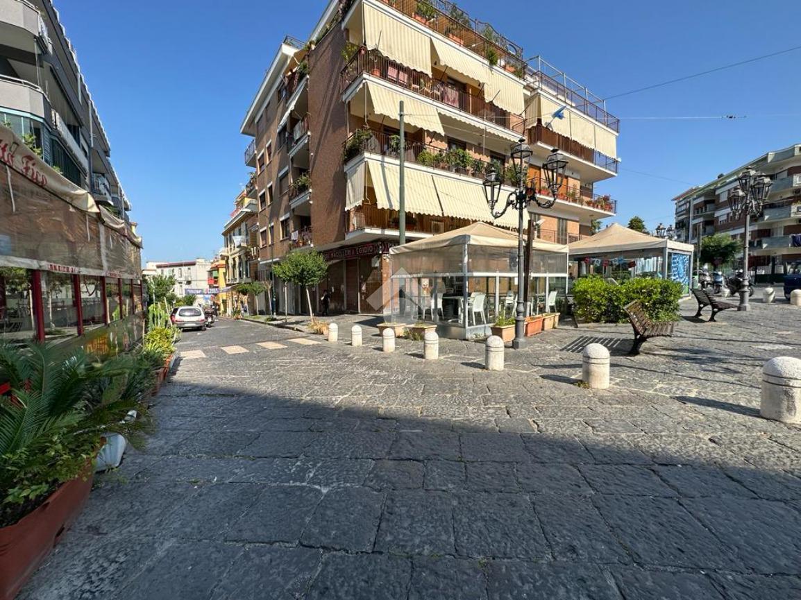 Negozio in affitto a Portici