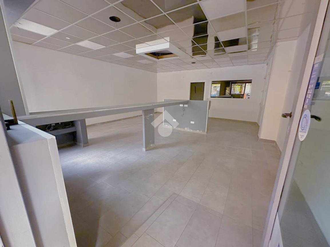 Negozio in affitto a Portici