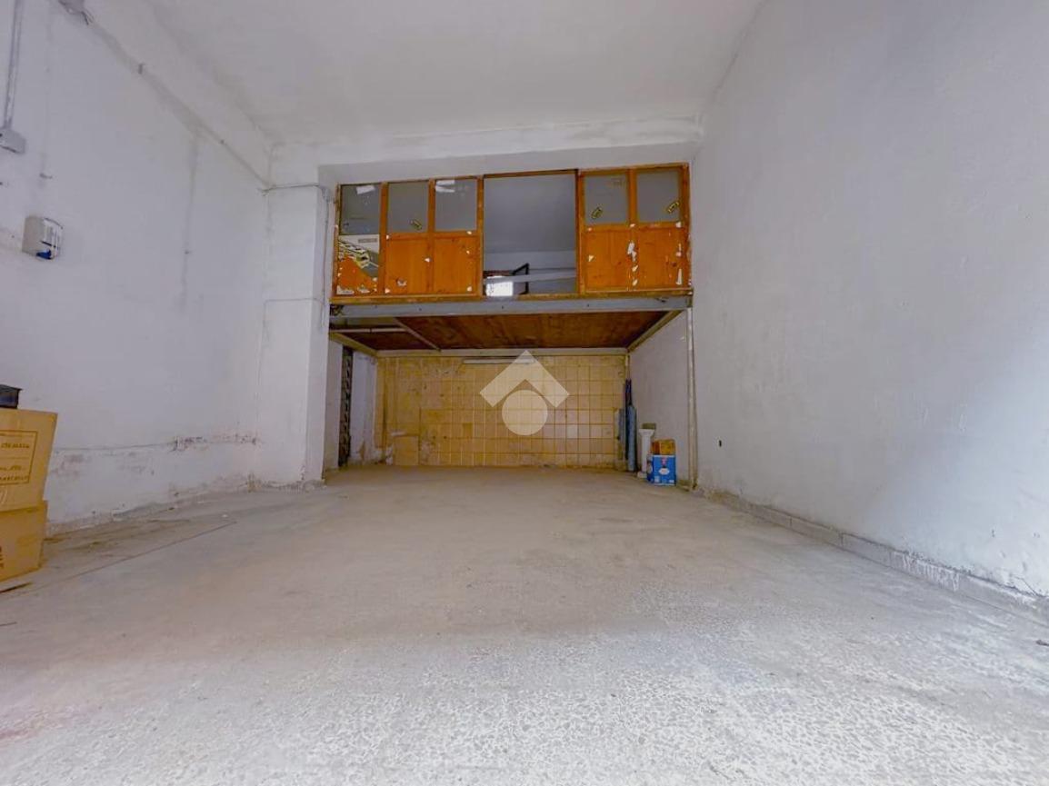 Magazzino in affitto a Portici