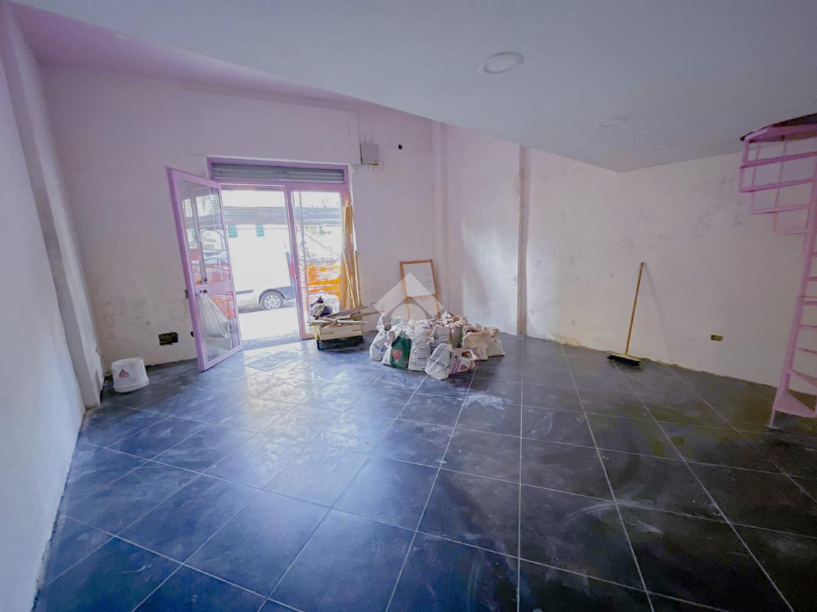 Negozio in affitto a Sant'Anastasia