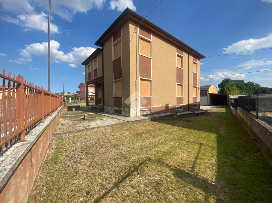 Villa in vendita a Buttapietra