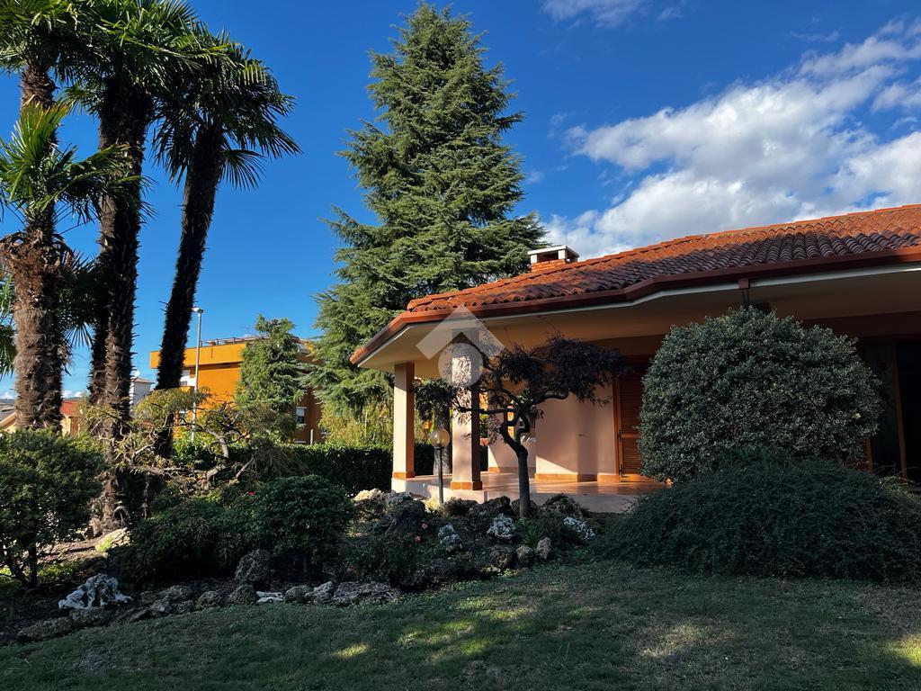 Villa in vendita a Capriolo