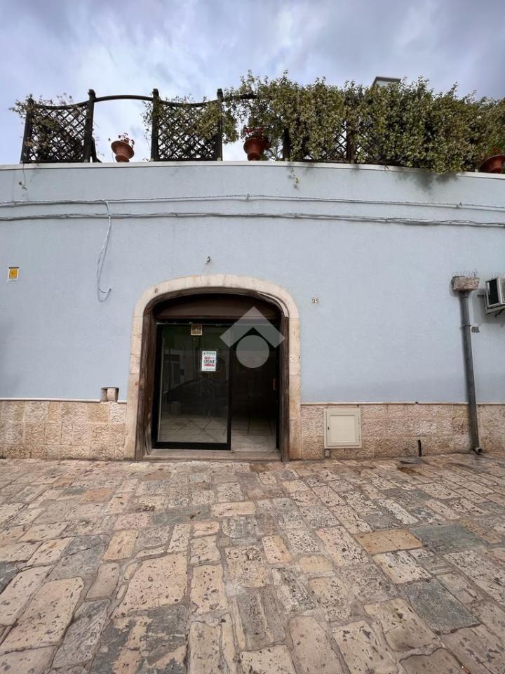 Negozio in affitto a Casamassima