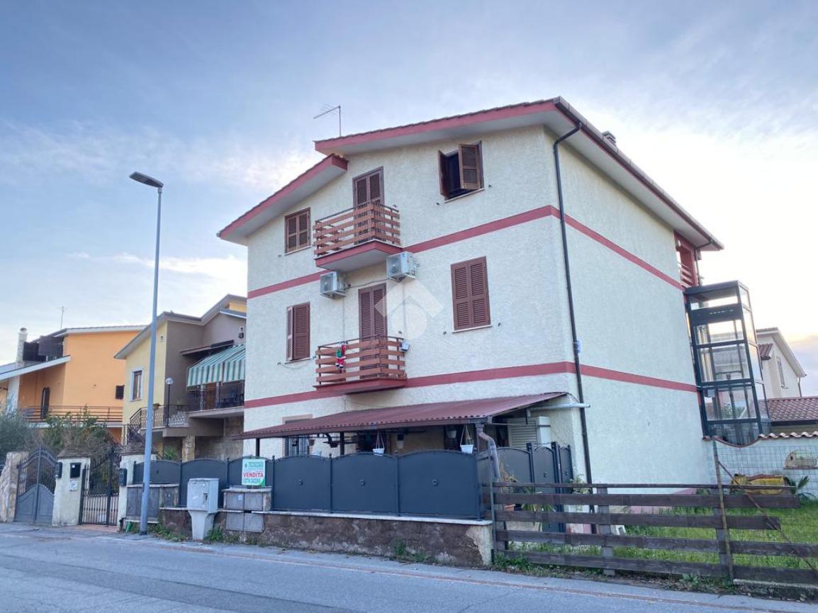 Appartamento in vendita a Guidonia Montecelio