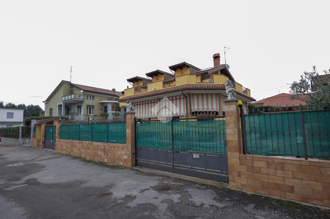 Villa in vendita a Verano Brianza