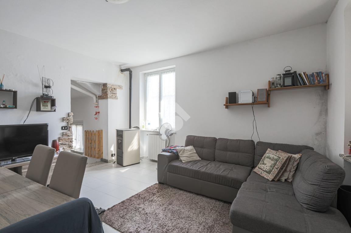 Casa indipendente in vendita a Verano Brianza