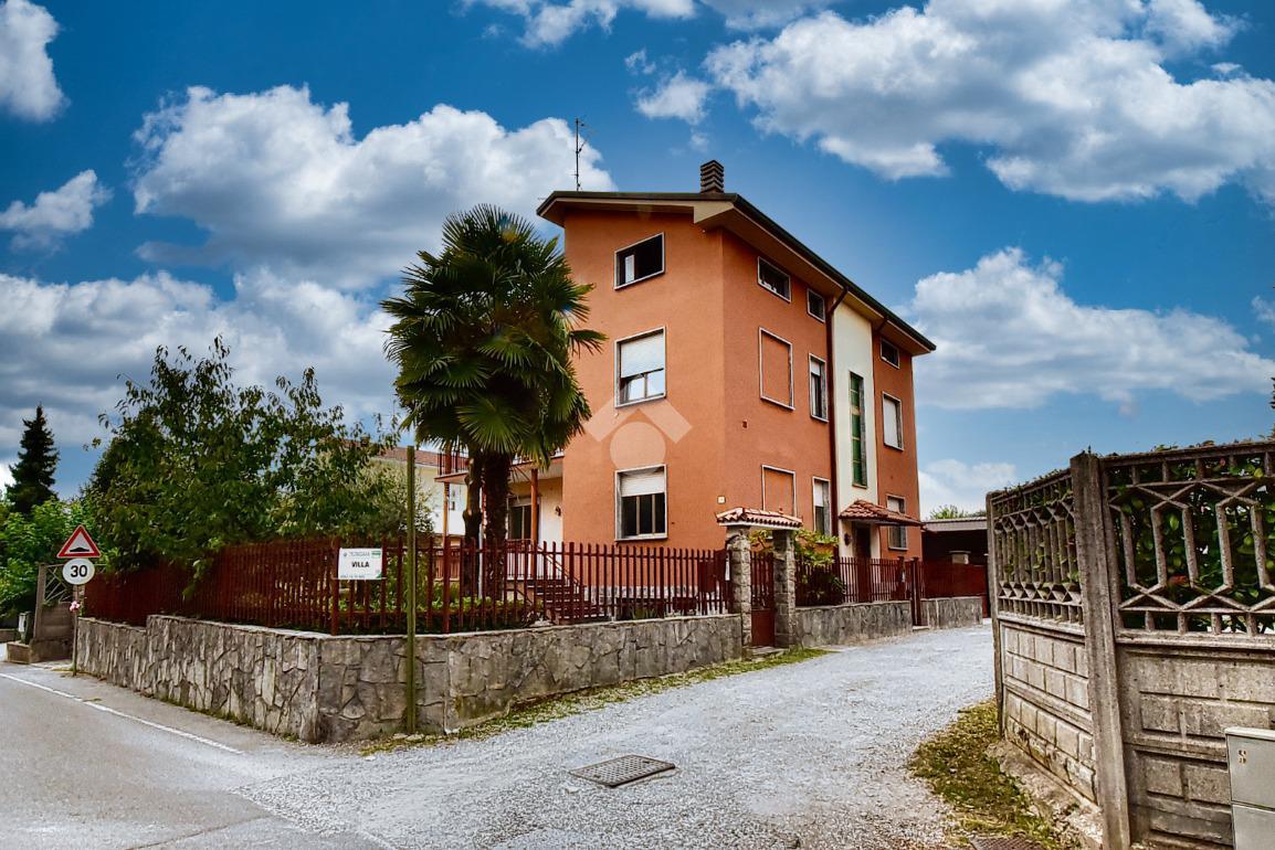 Villa in vendita a Verano Brianza
