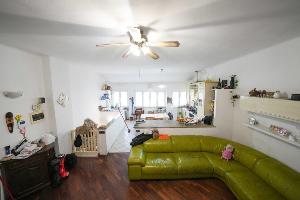 Casa indipendente in vendita a Verano Brianza