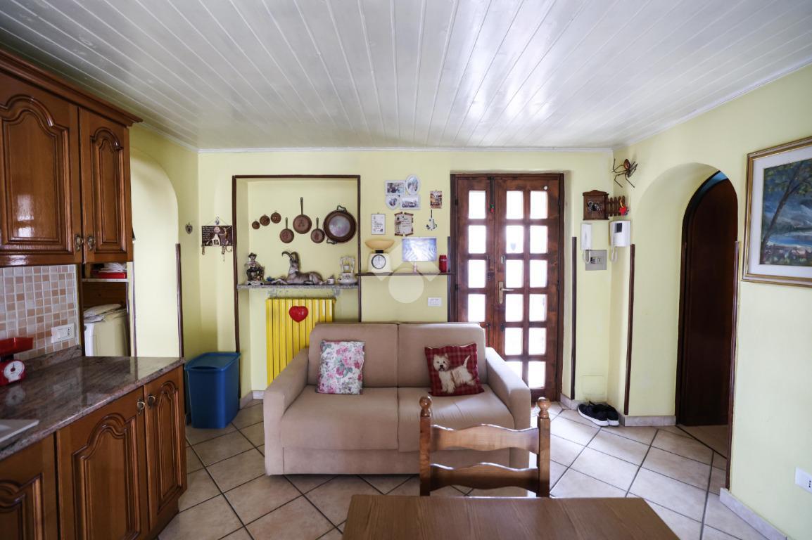 Appartamento in vendita a Verano Brianza