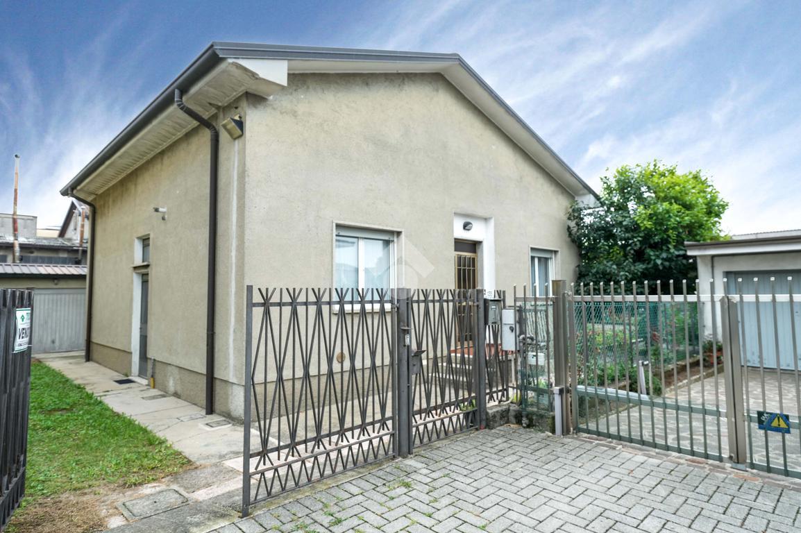 Villa in vendita a Verano Brianza