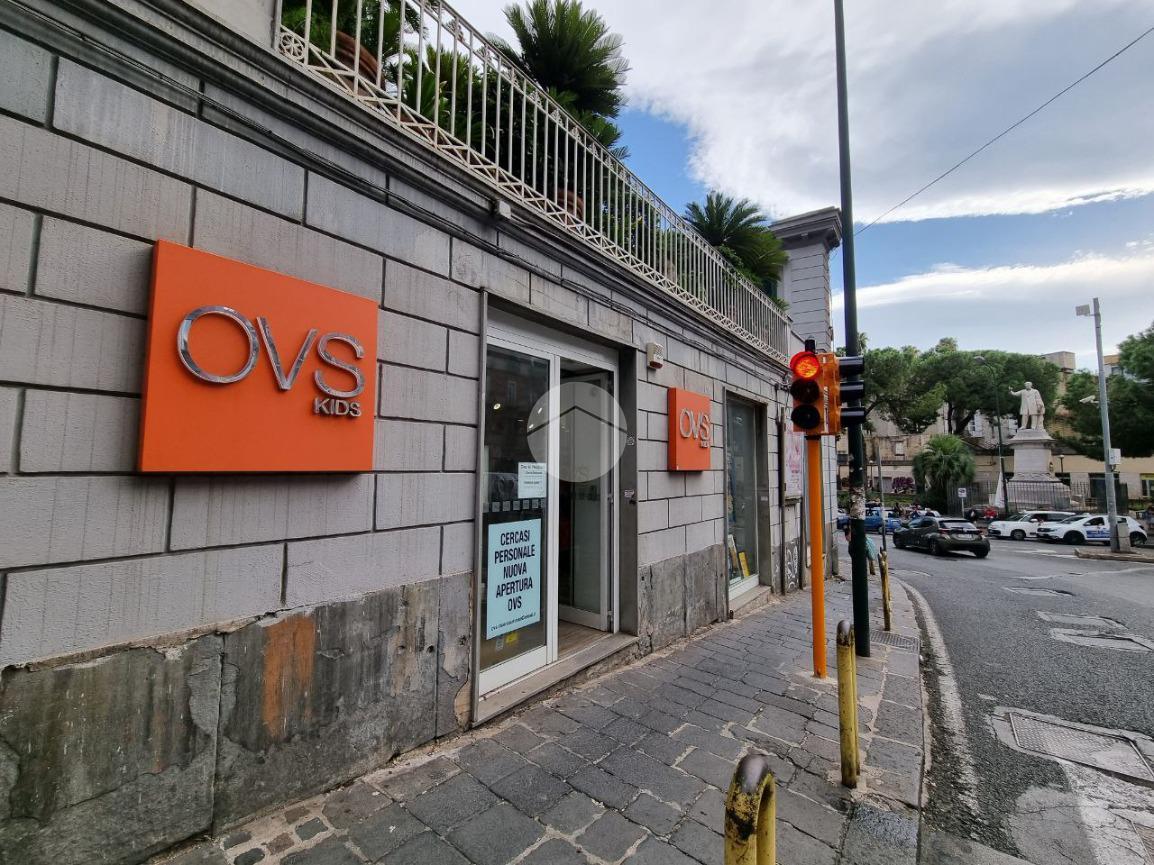 Negozio in affitto a Napoli
