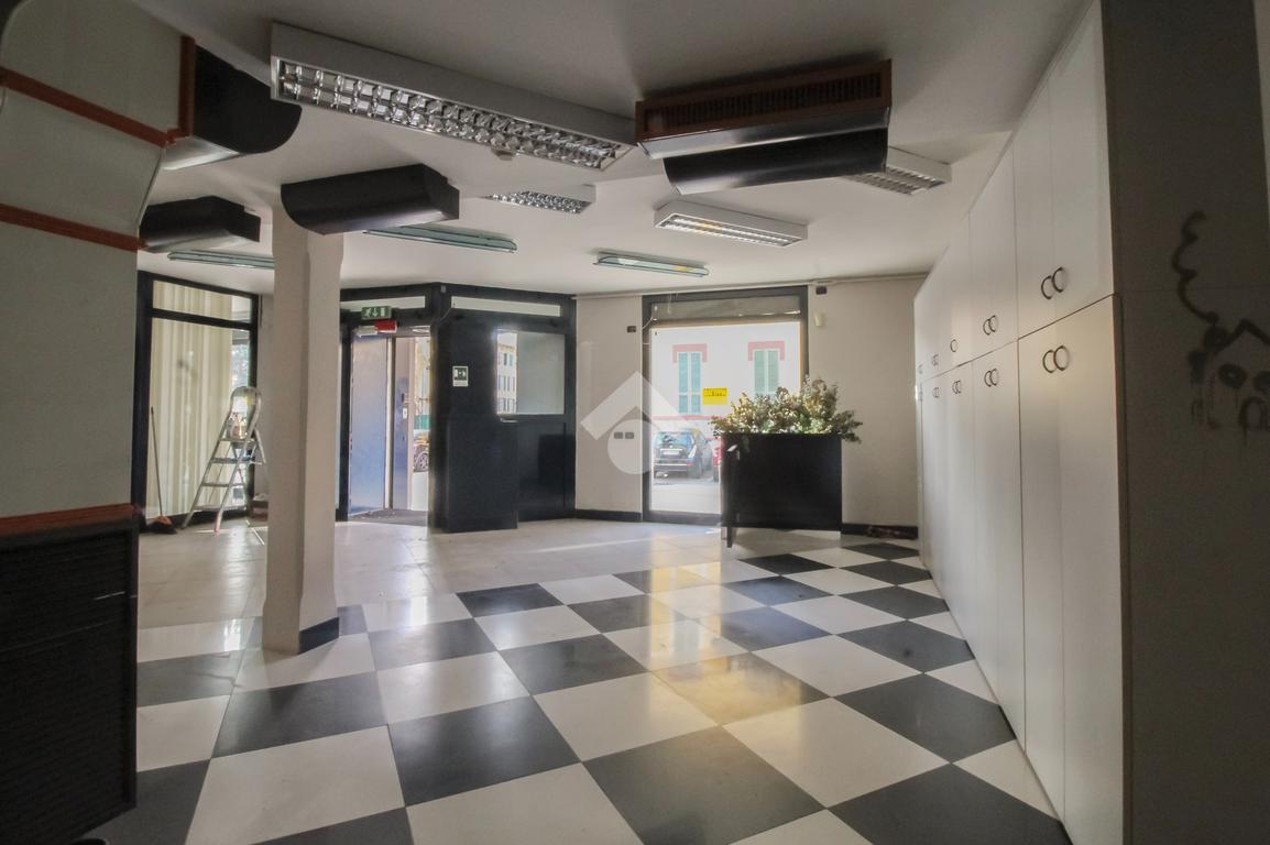 Negozio in affitto a Langhirano