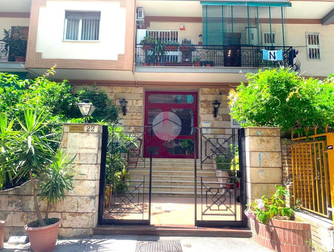 Appartamento in vendita a Napoli