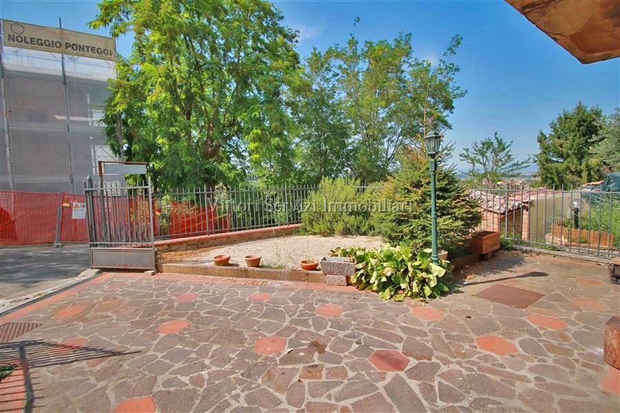 Casa indipendente in vendita a Torrita Di Siena Foto-3