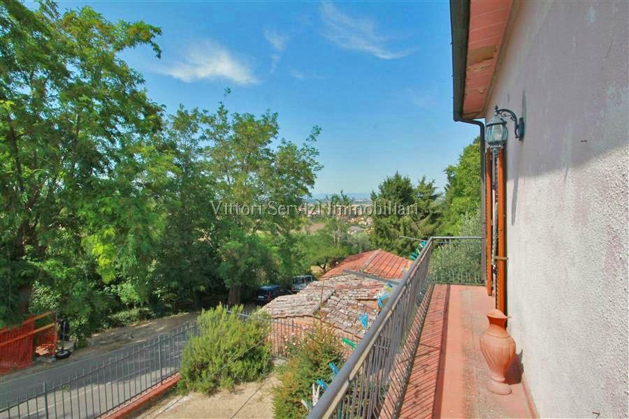 Casa indipendente in vendita a Torrita Di Siena Foto-4
