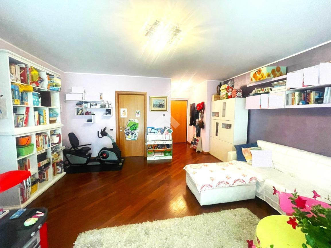 Appartamento in vendita a Monza