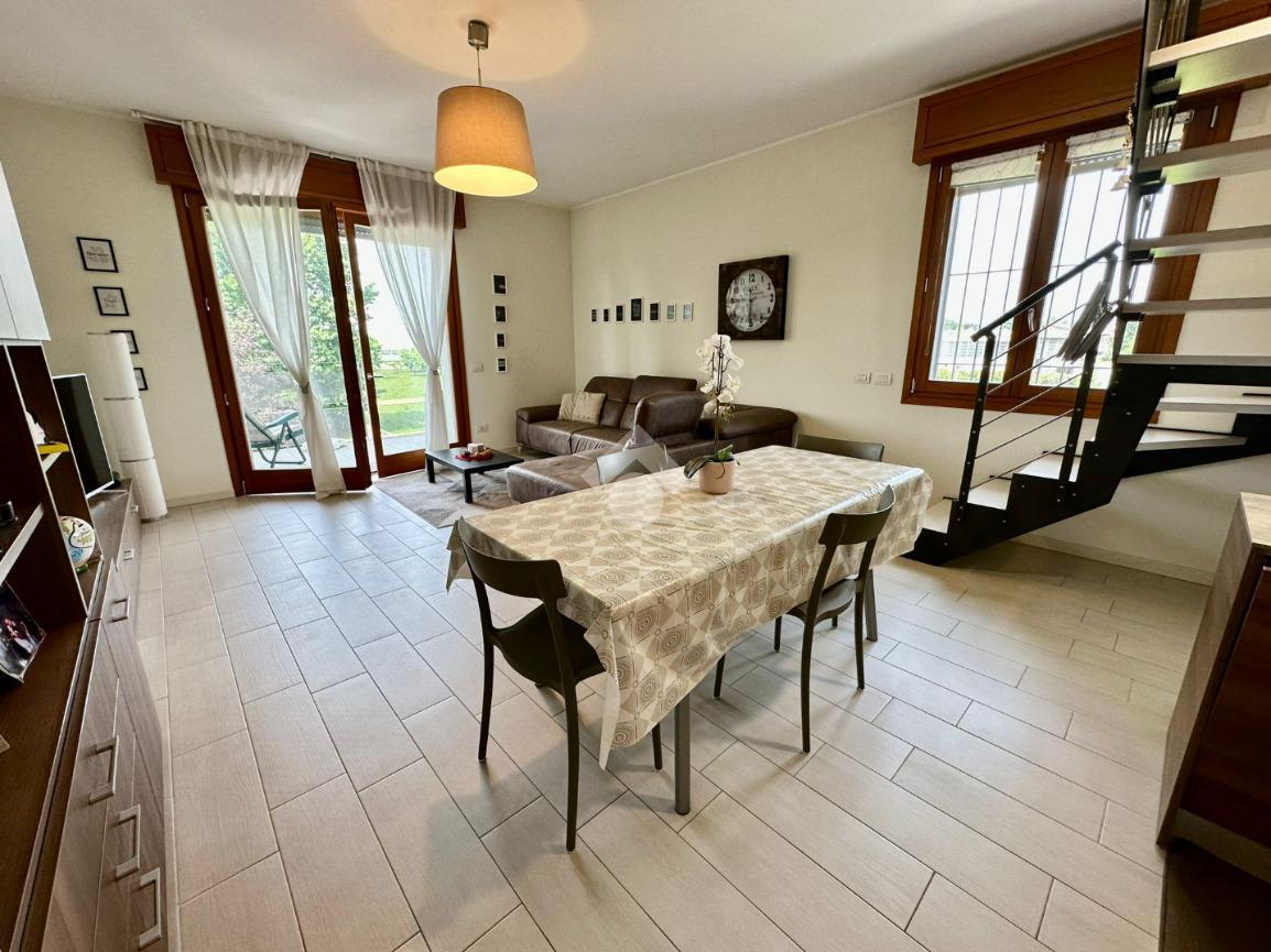 Appartamento in vendita a Biassono