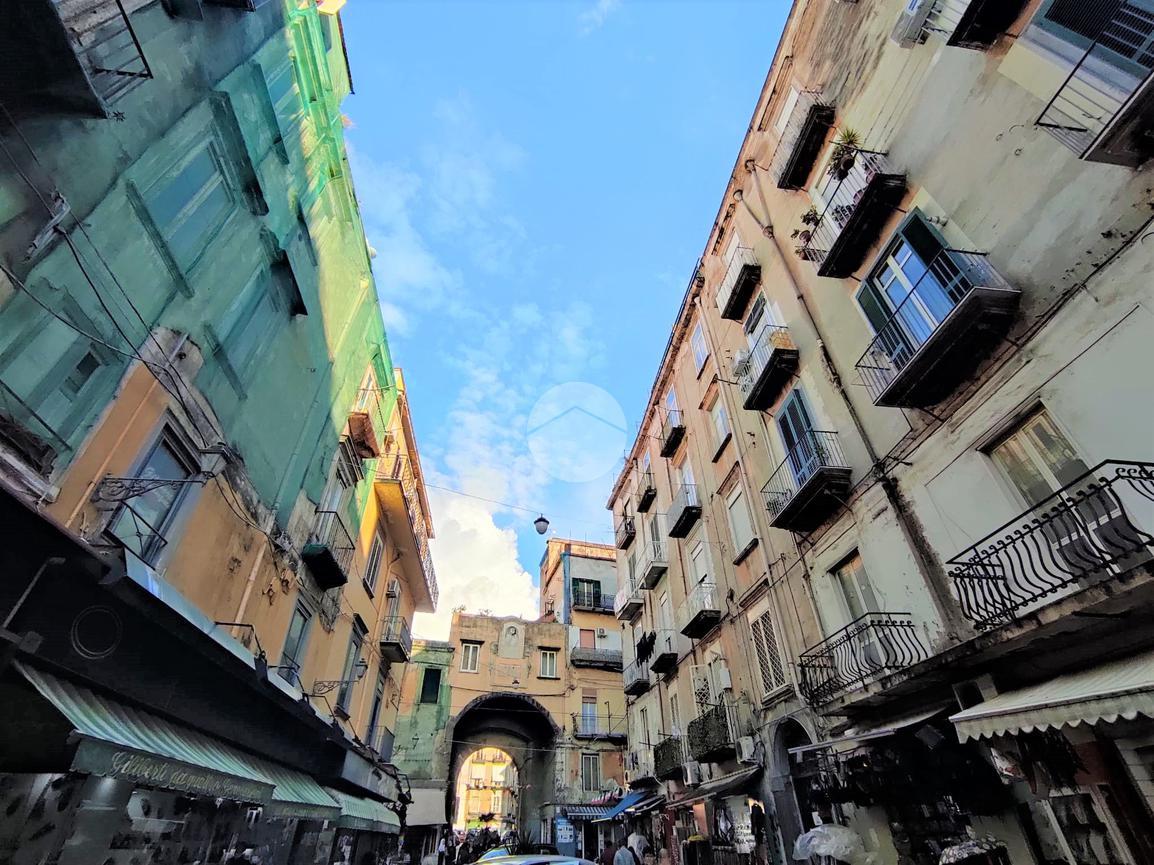 Palazzo in vendita a Napoli