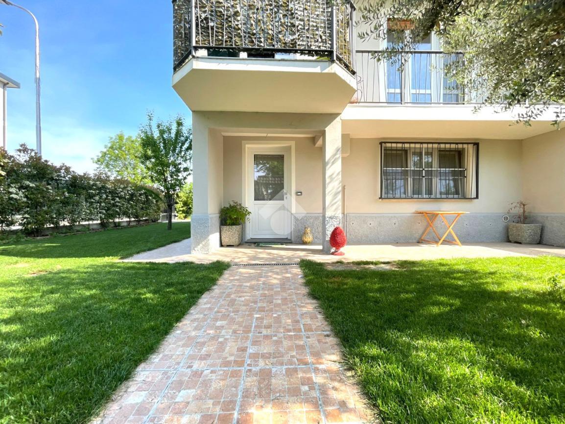 Villa in Via Medaglie d'Oro 21, Pizzighettone