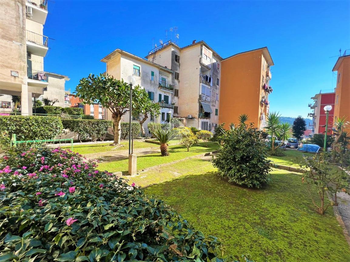 Appartamento in vendita a Napoli