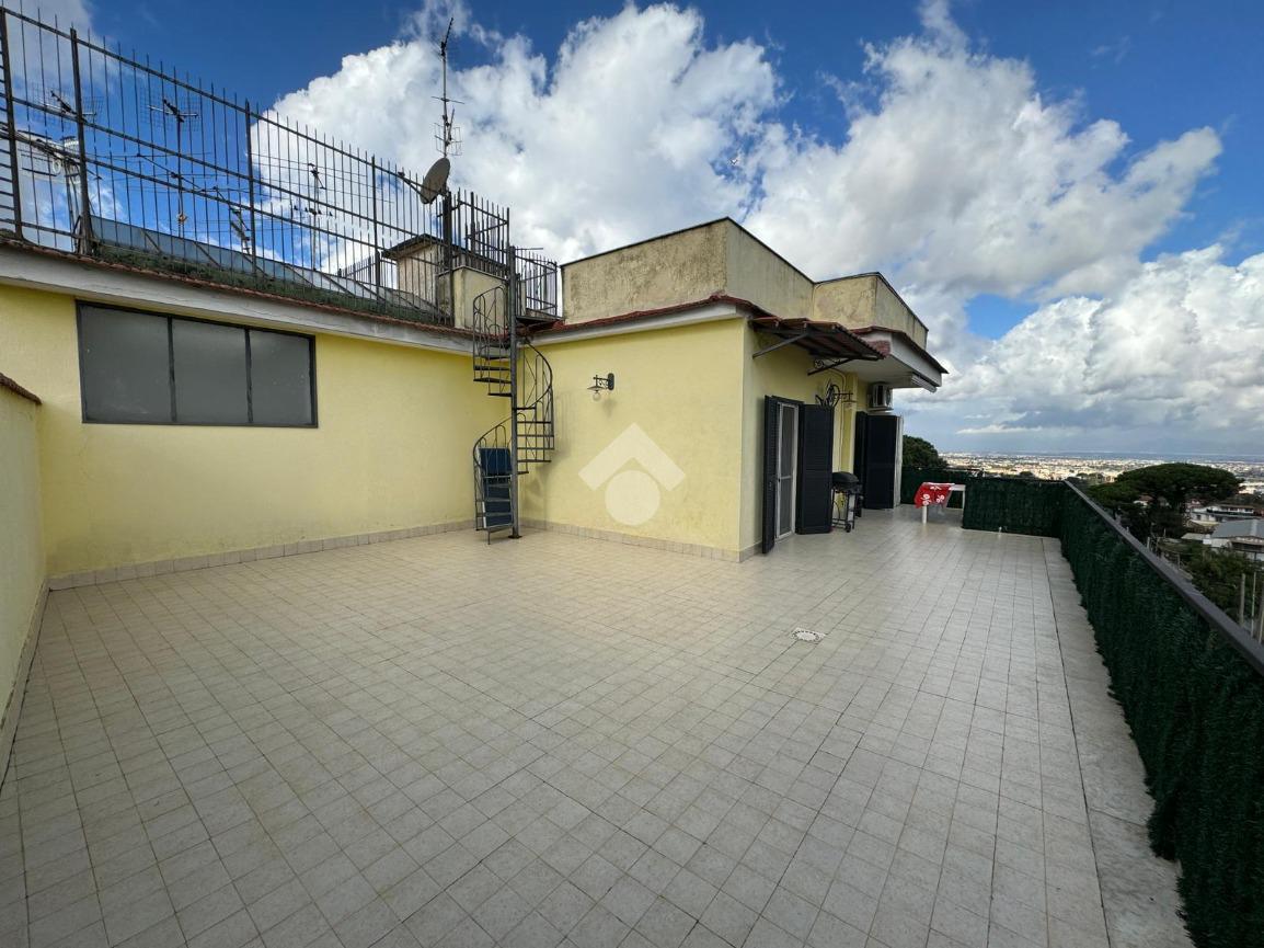 Appartamento in vendita a Napoli