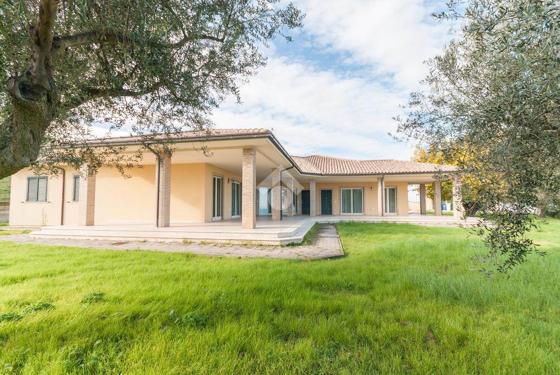 Villa in vendita a Roseto Degli Abruzzi