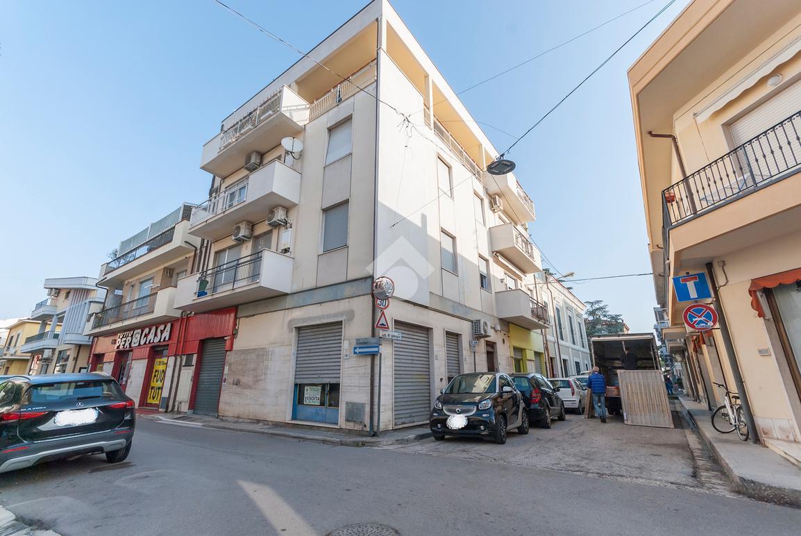 Negozio in vendita a Roseto Degli Abruzzi