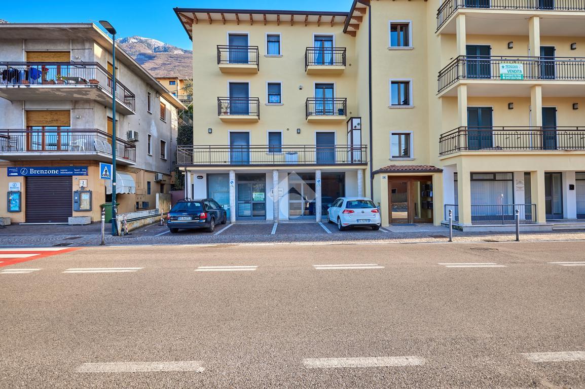 Ufficio in vendita a Brenzone