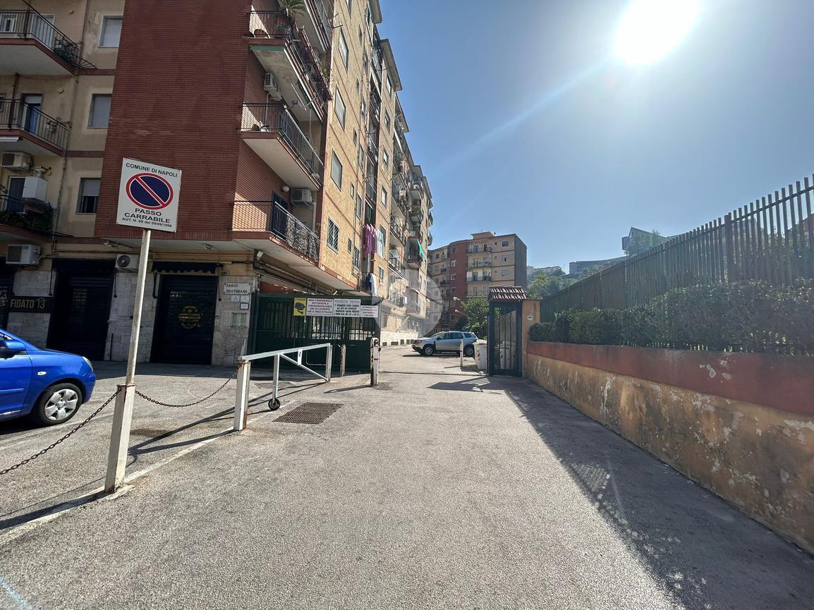 Appartamento in vendita a Napoli