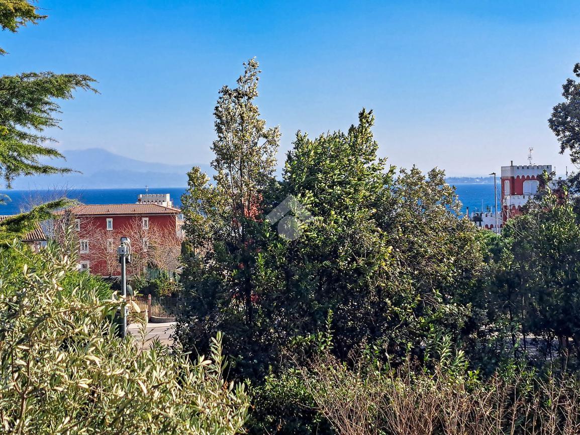 Appartamento in vendita a Padenghe Sul Garda
