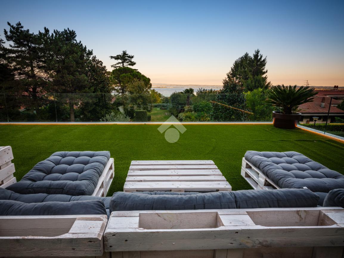 Villa in vendita a Padenghe Sul Garda