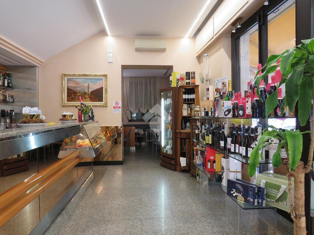 Negozio in vendita a Pineto