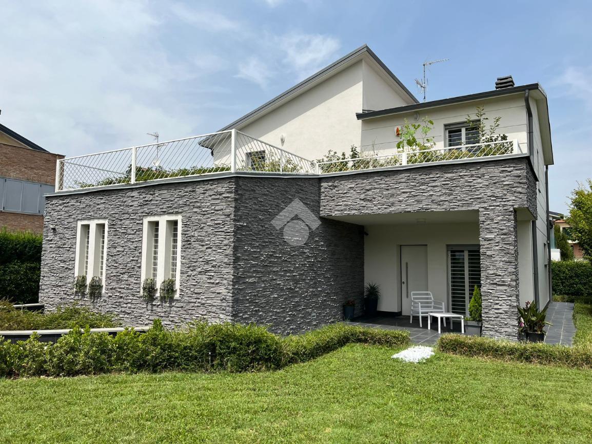 Villa in vendita a Castelnuovo Rangone