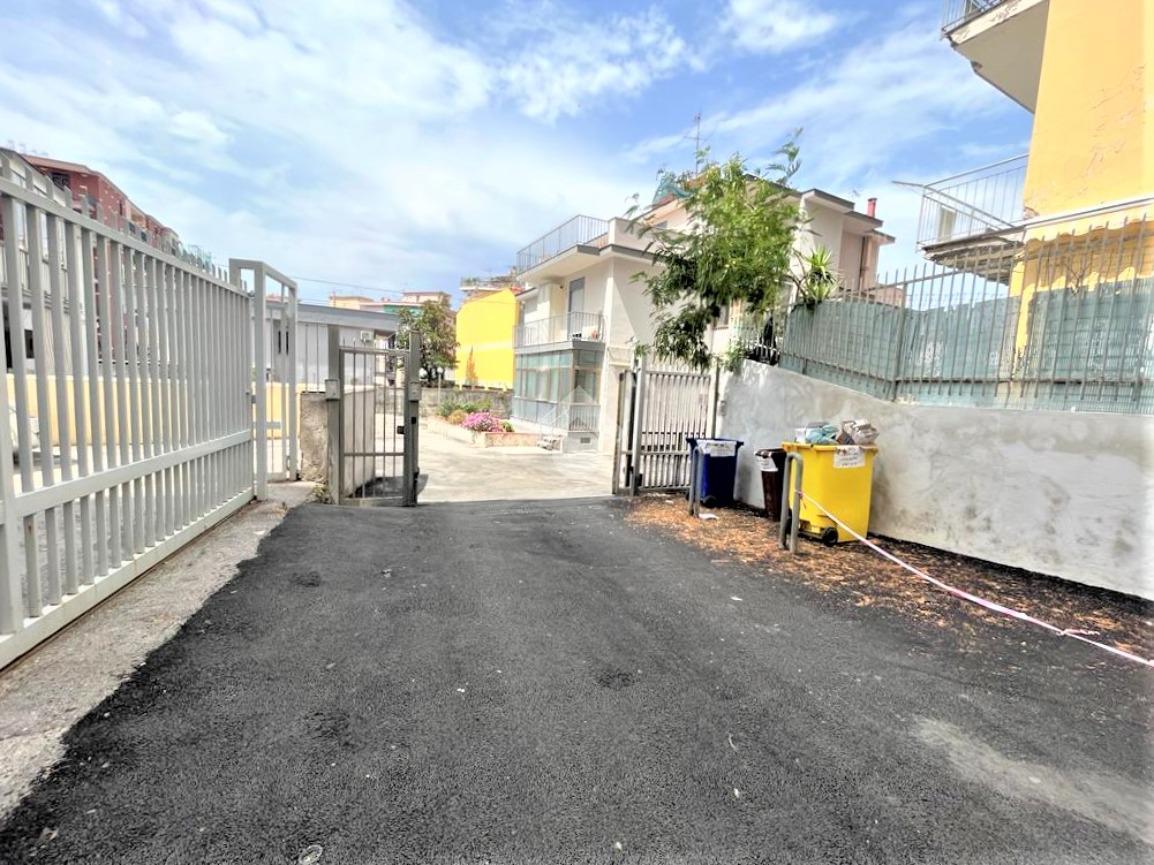 Box in vendita a Torre Del Greco