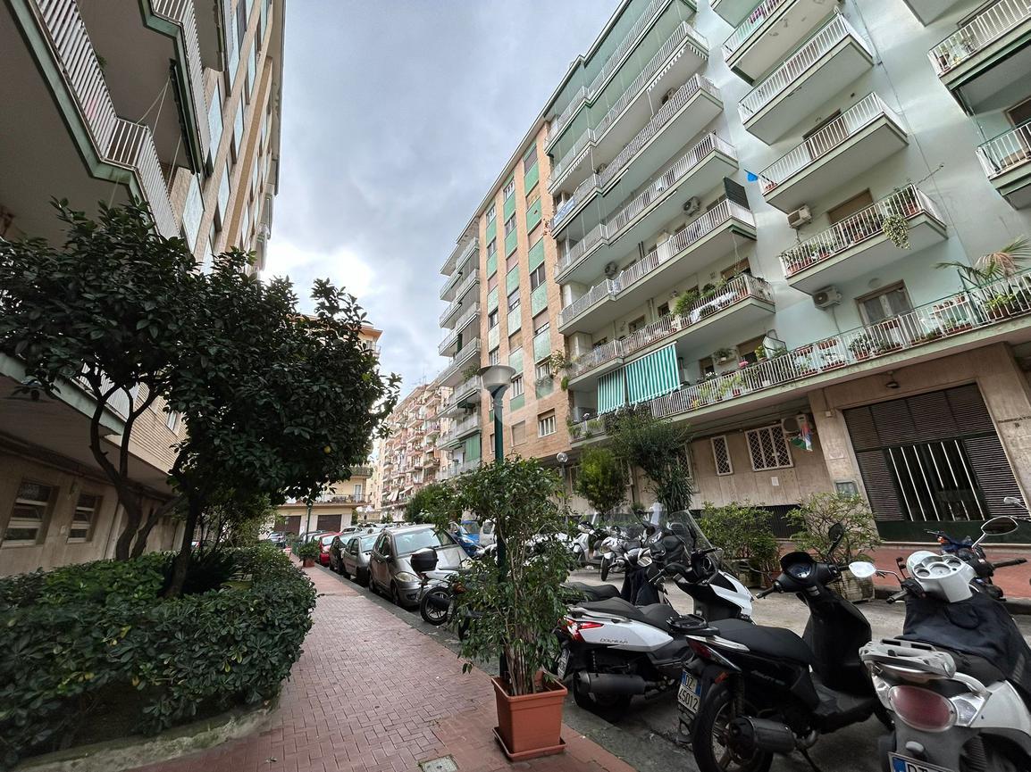 Appartamento in vendita a Napoli