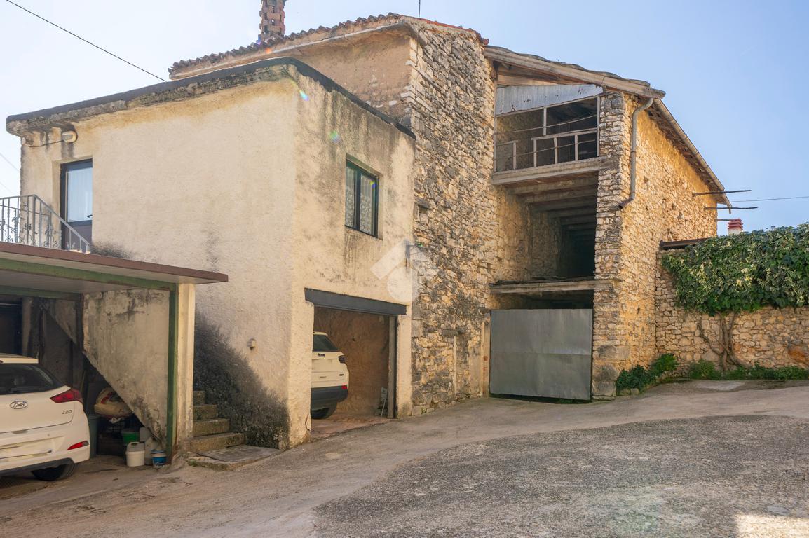 Rustico in vendita a Grezzana
