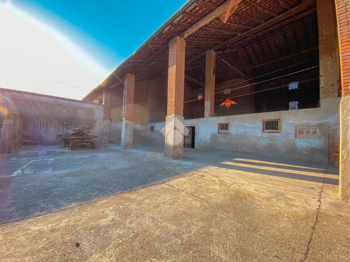 Rustico in vendita a Lograto