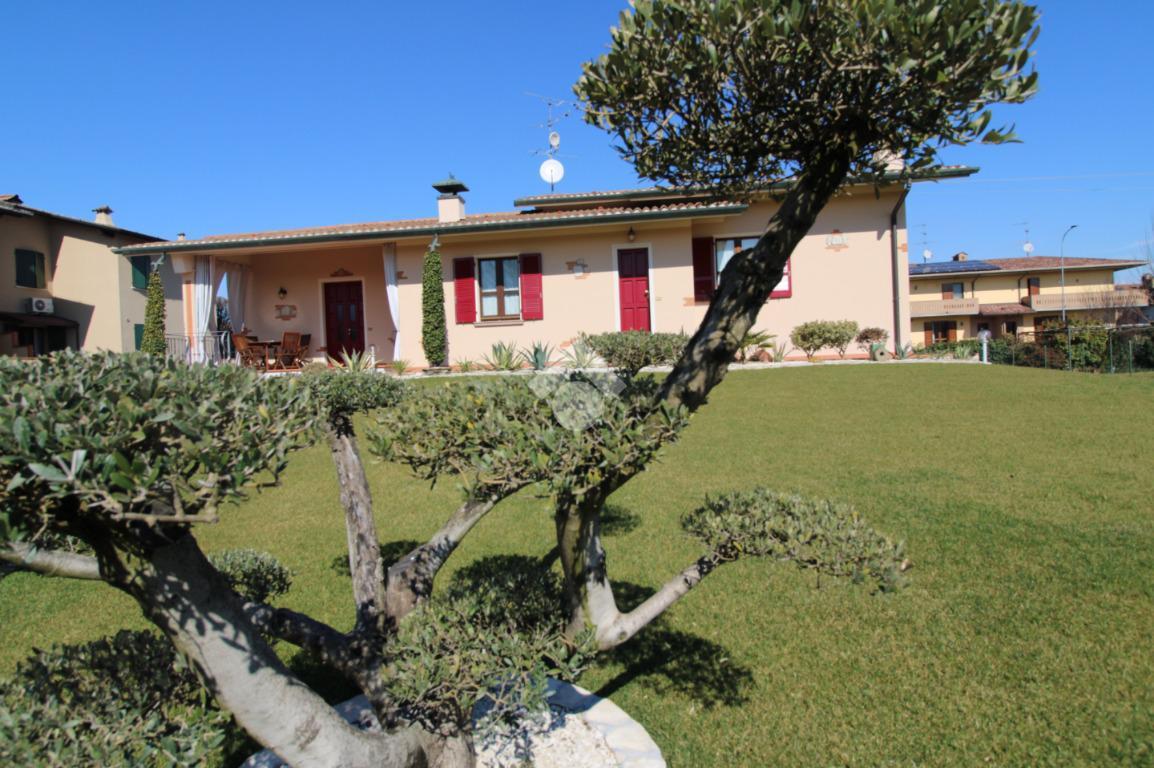 Villa in vendita a Maclodio