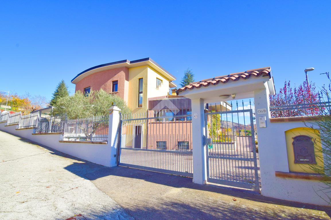 Villa in vendita a L'Aquila
