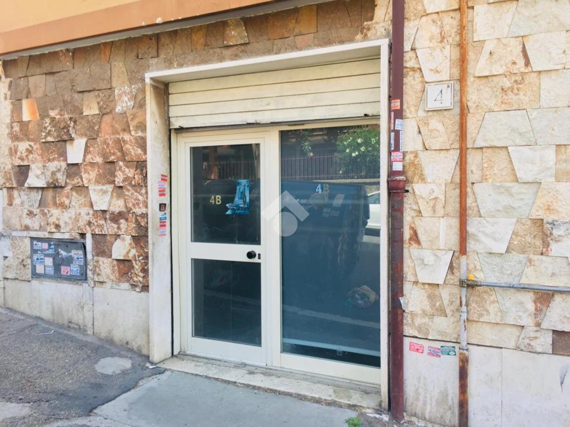 Negozio in affitto a Roma