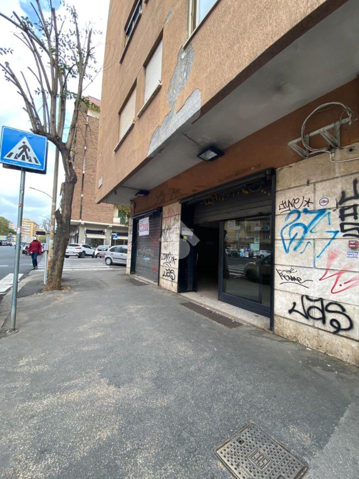 Negozio in affitto a Roma