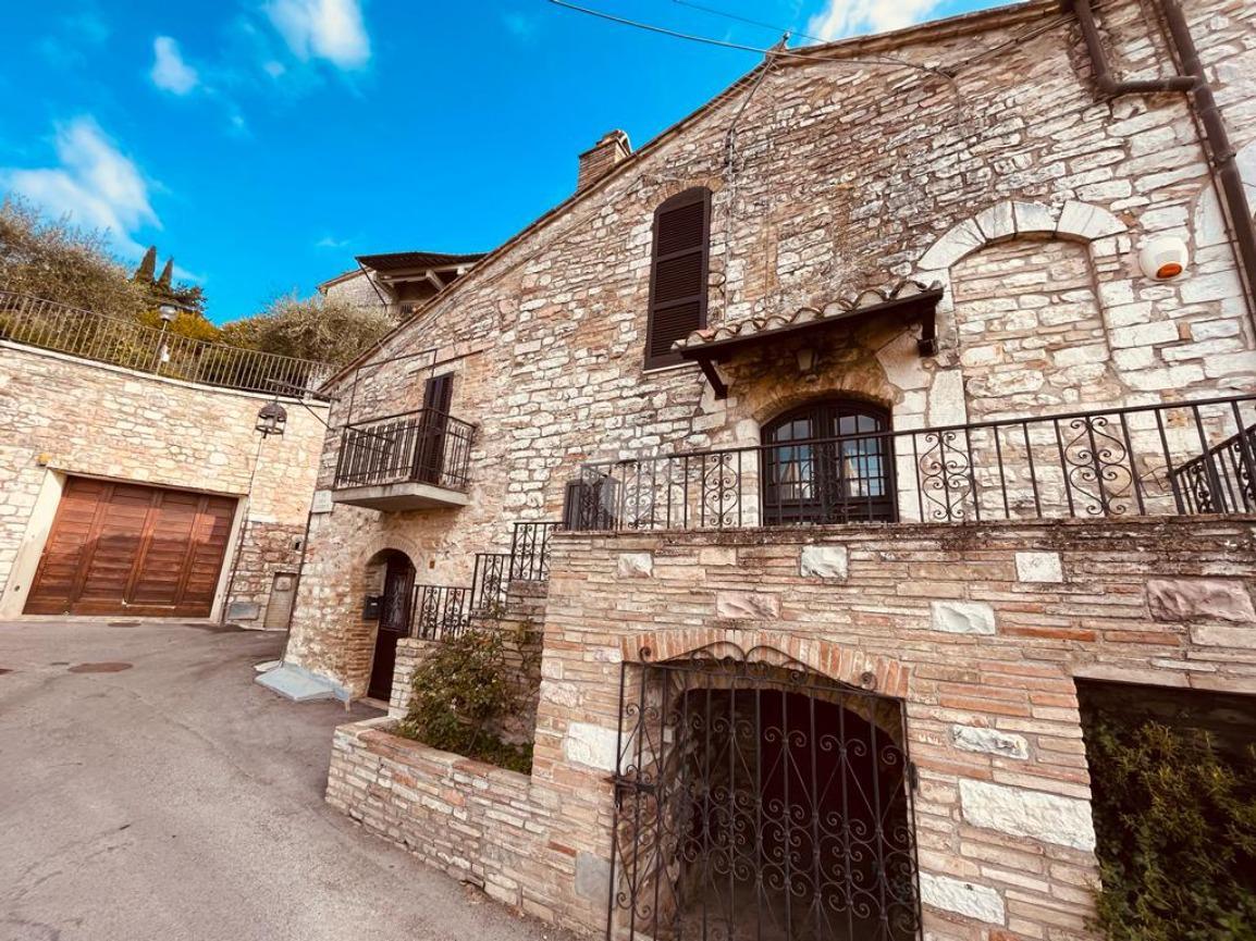 Casa indipendente in vendita a Assisi