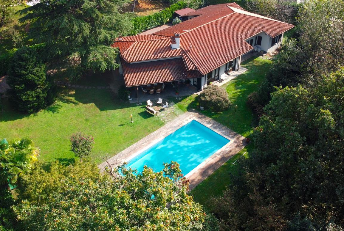 Villa in vendita a Luvinate
