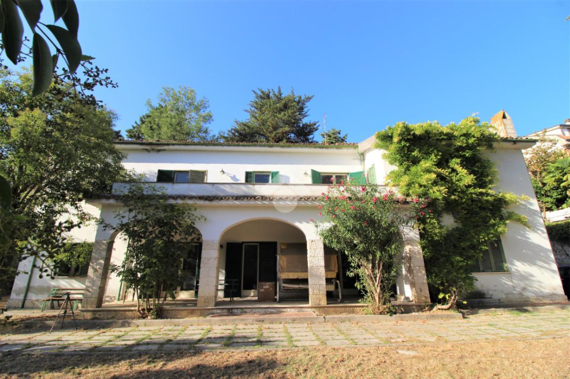 Villa in vendita a Colli Del Tronto